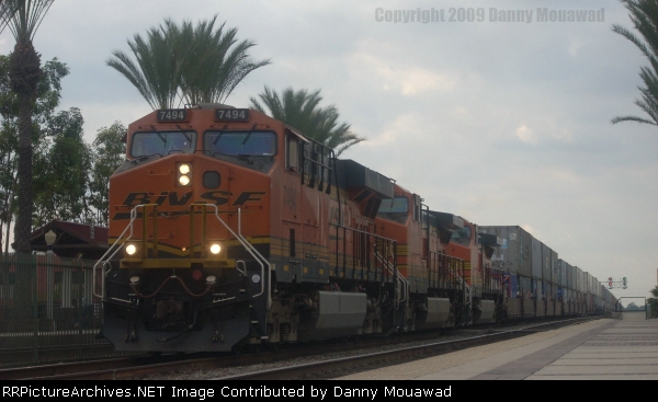 BNSF 7494 Pulling Up To a Red Signal at Fullerton Jct.